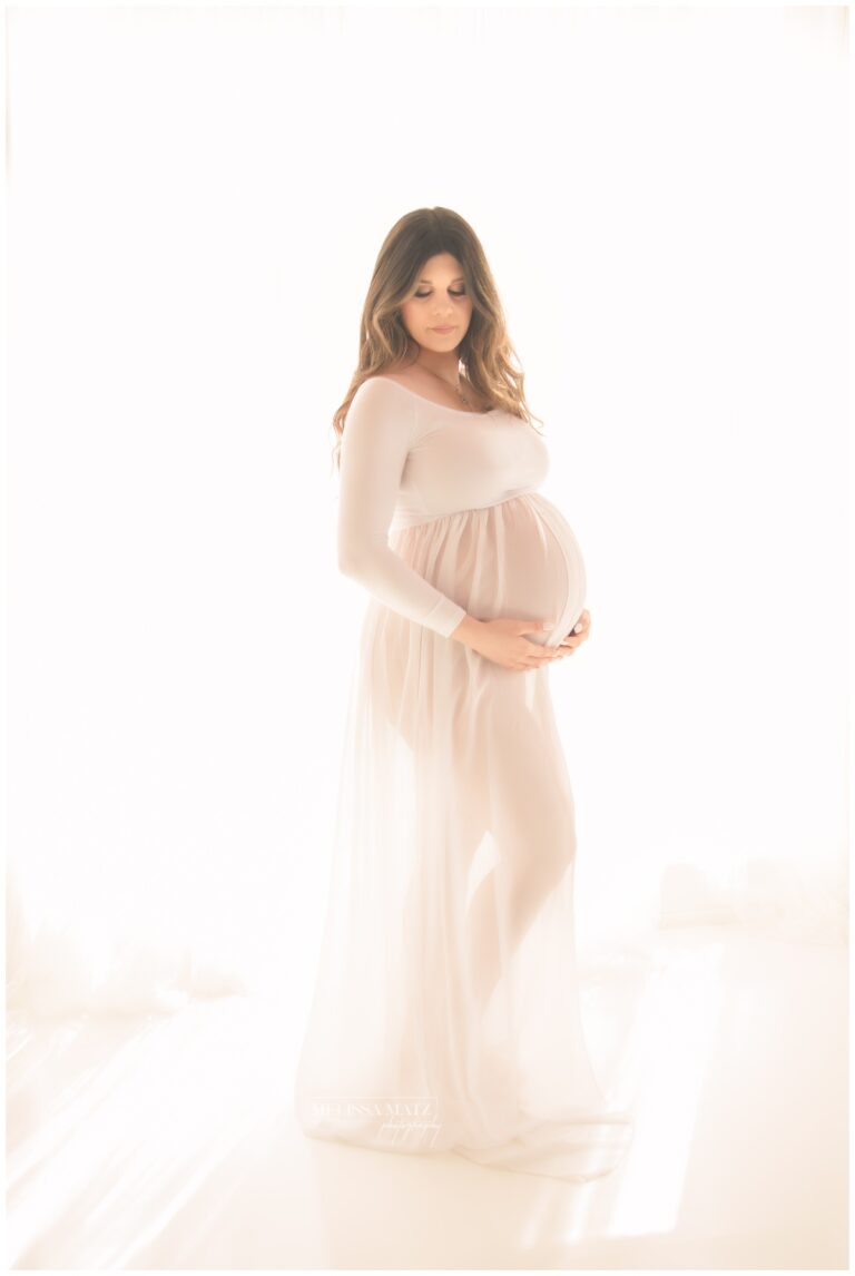 Studio Maternity Sessions: The Benefits of Choosing a Studio Maternity ...