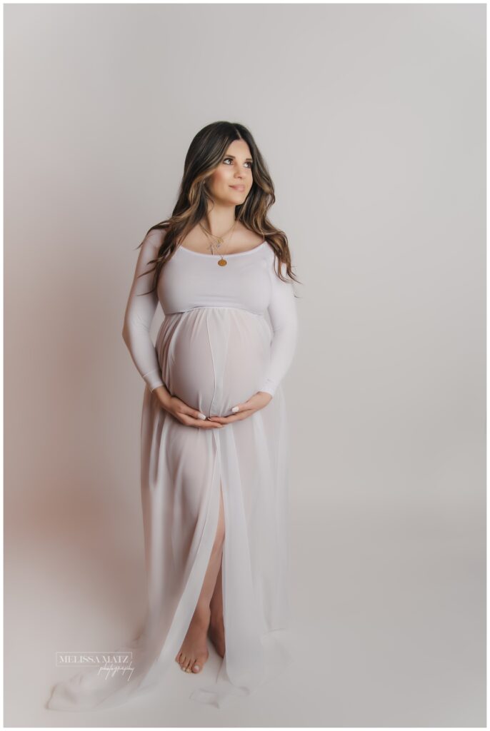 Studio Maternity Sessions: The Benefits of Choosing a Studio Maternity ...